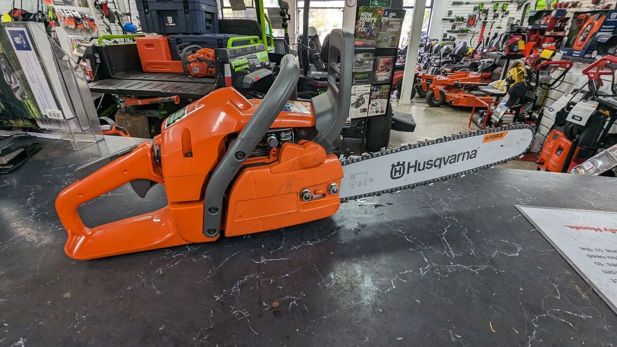Husqvarna 345 Secondhand Chainsaw (Carry Case and Consumables Included ...