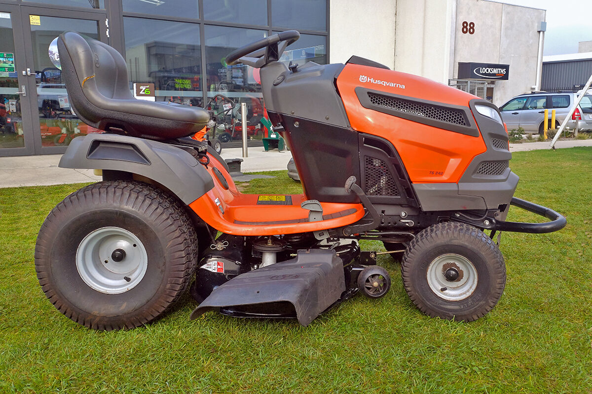 Husqvarna TS242 Secondhand Ride On Mower | Mowers Galore